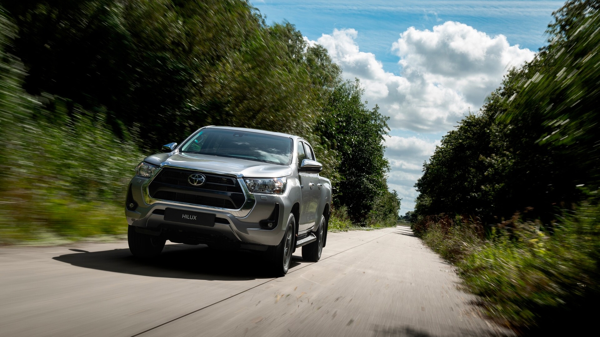 NOUVEAU TOYOTA HILUX HYBRID 48V - s2pmag