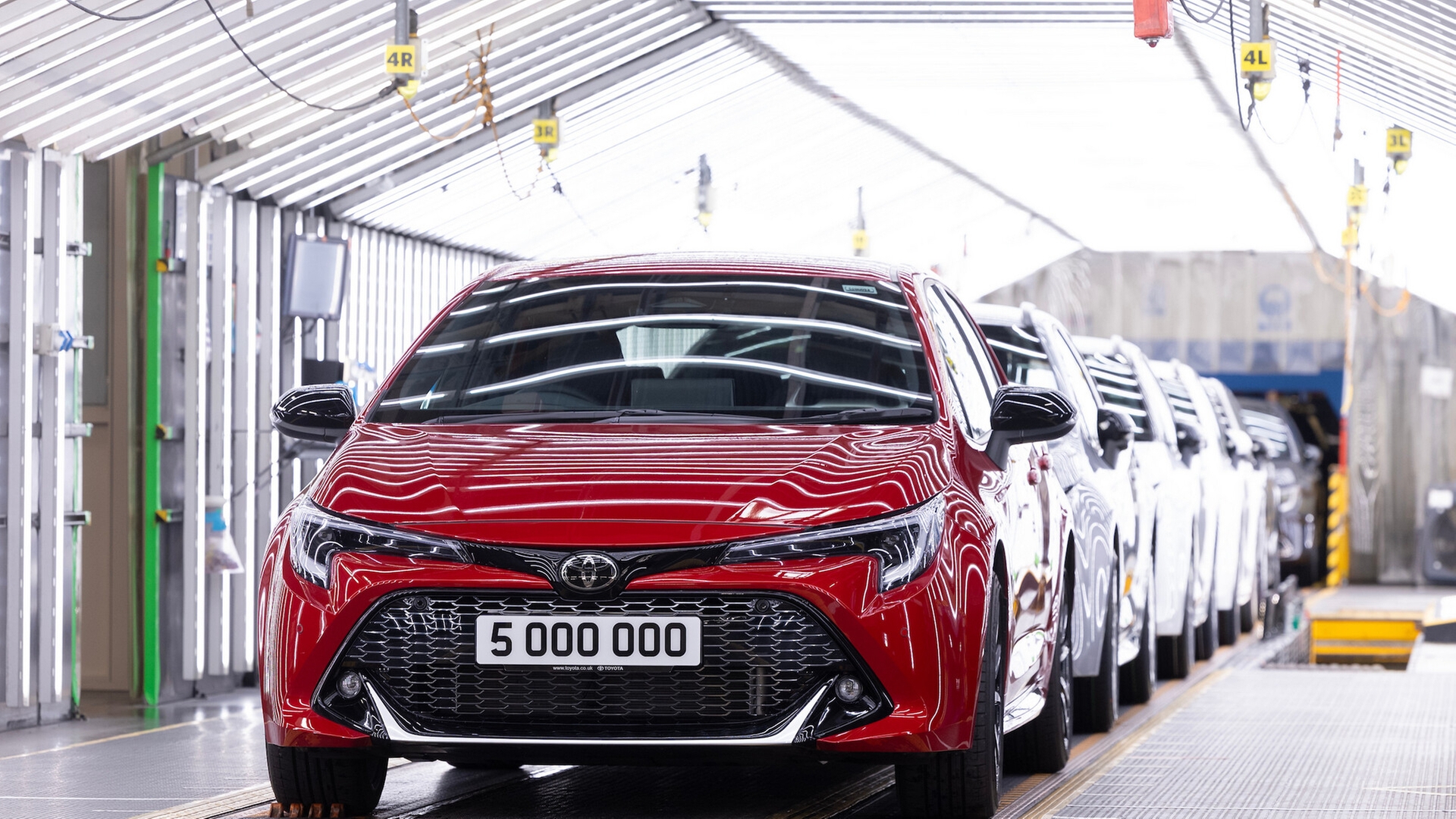 La Corolla franchit un cap avec la production du cinq millionième véhicule Toyota au Royaume-Uni ...